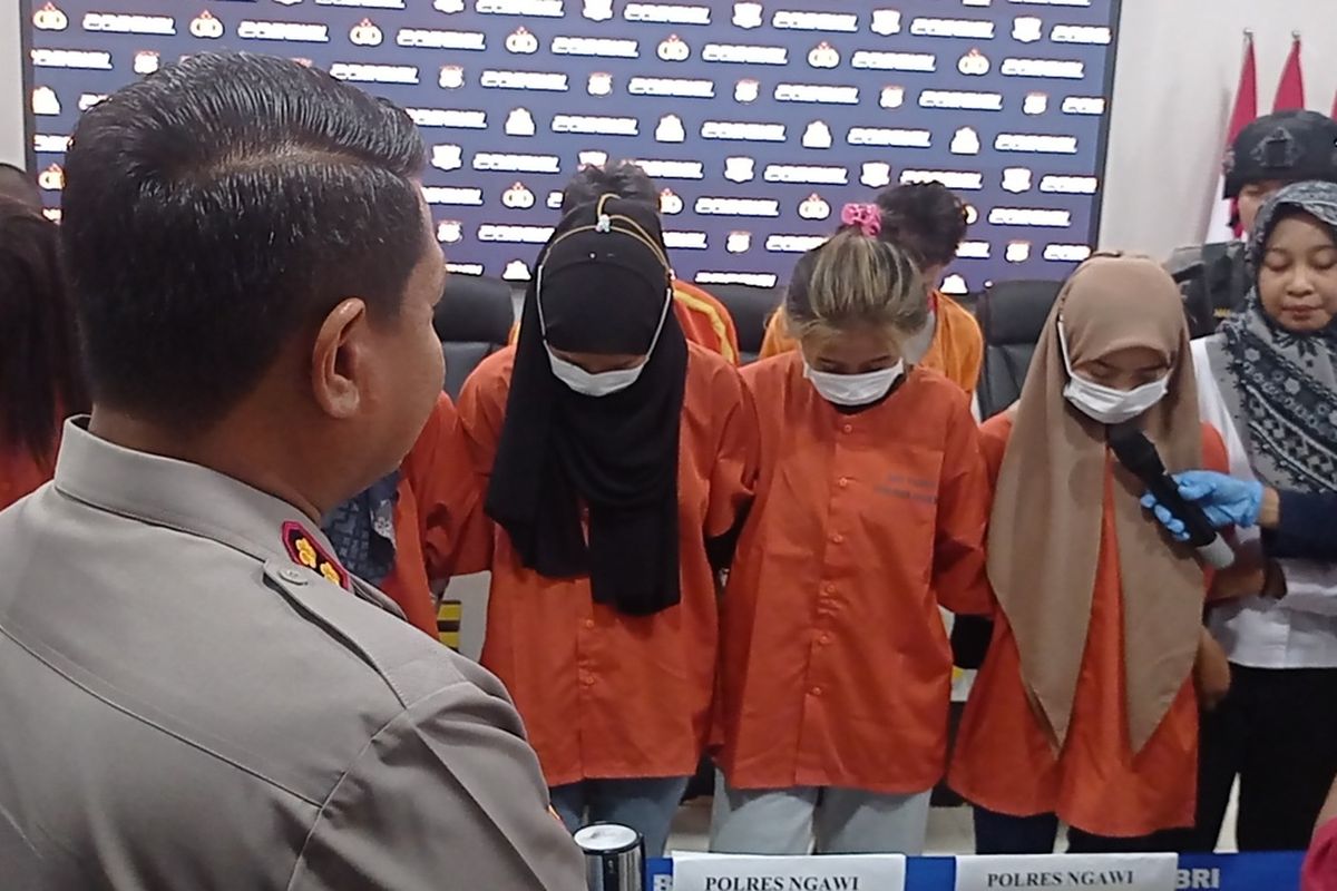 Promosikan Judi "Online" di Medsos, 7 Selebgram di Ngawi Ditangkap