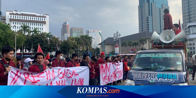 IMM DKI Jakarta Gelar Demo Tolak Kenaikan Harga BBM di Kawasan Patung Kuda