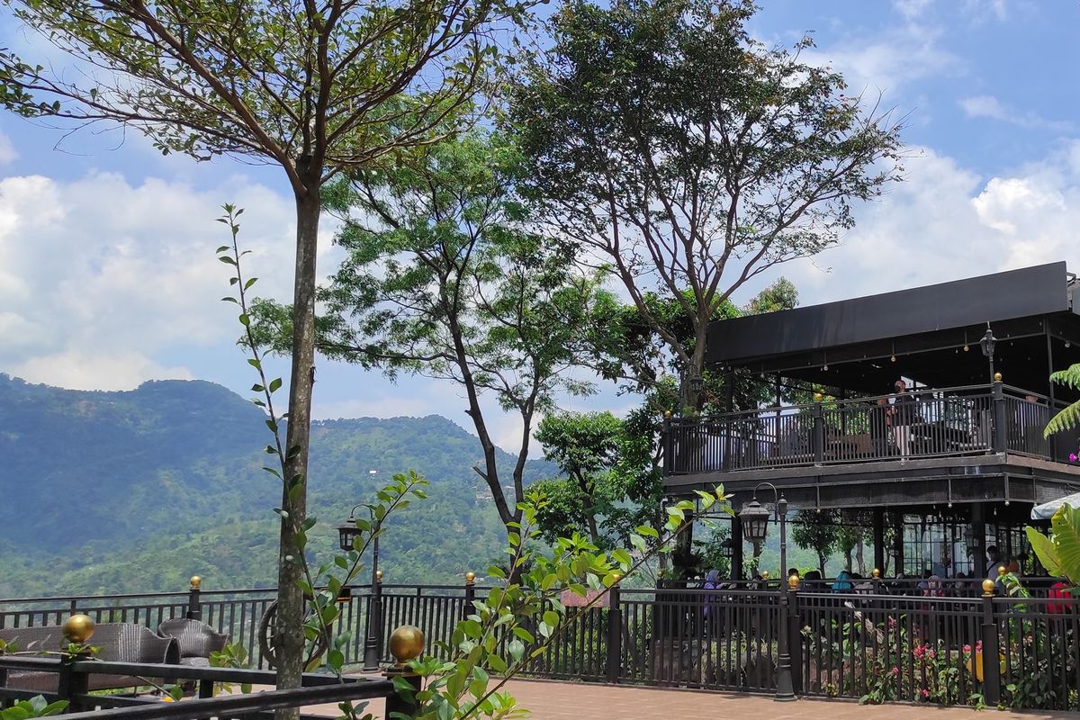 8 Restoran di Sentul dengan Pemandangan Indah untuk Makan Romantis