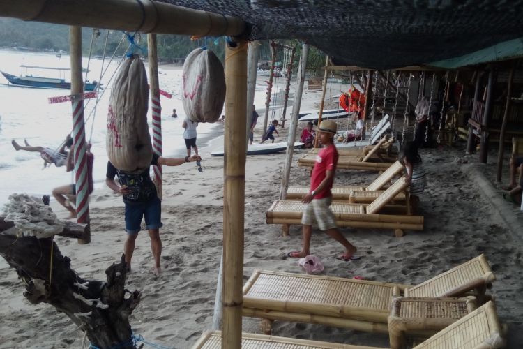 Pantai Pandanan di Lombok, Surga Para Pelancong