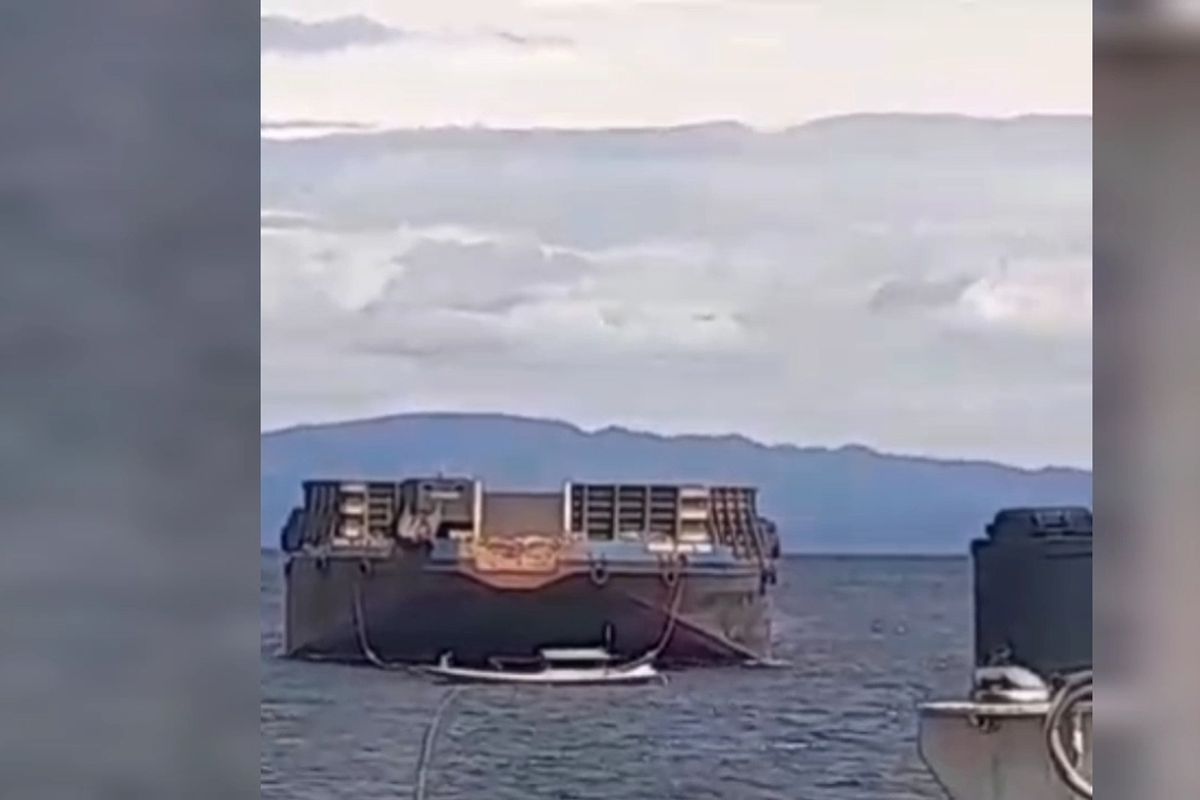Kapal Tongkang Tabrak Longboat, Dua Warga Dilaporkan Hilang