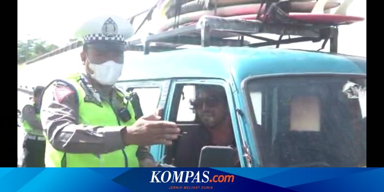 Video Viral Warga Negara Asing Jadi Sopir Angkot di Bali