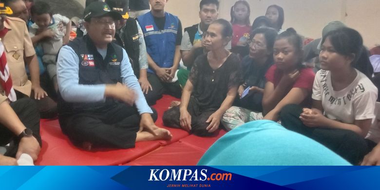 Kunjungi Pengungsi Banjir di Jombang, Mensos Gus Ipul Dengarkan Curhatan Warga
