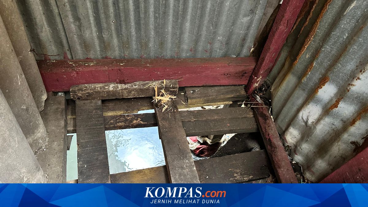 WC Kali Dibongkar, Warga Gang Kelinci Harus Numpang di Toilet Tetangga