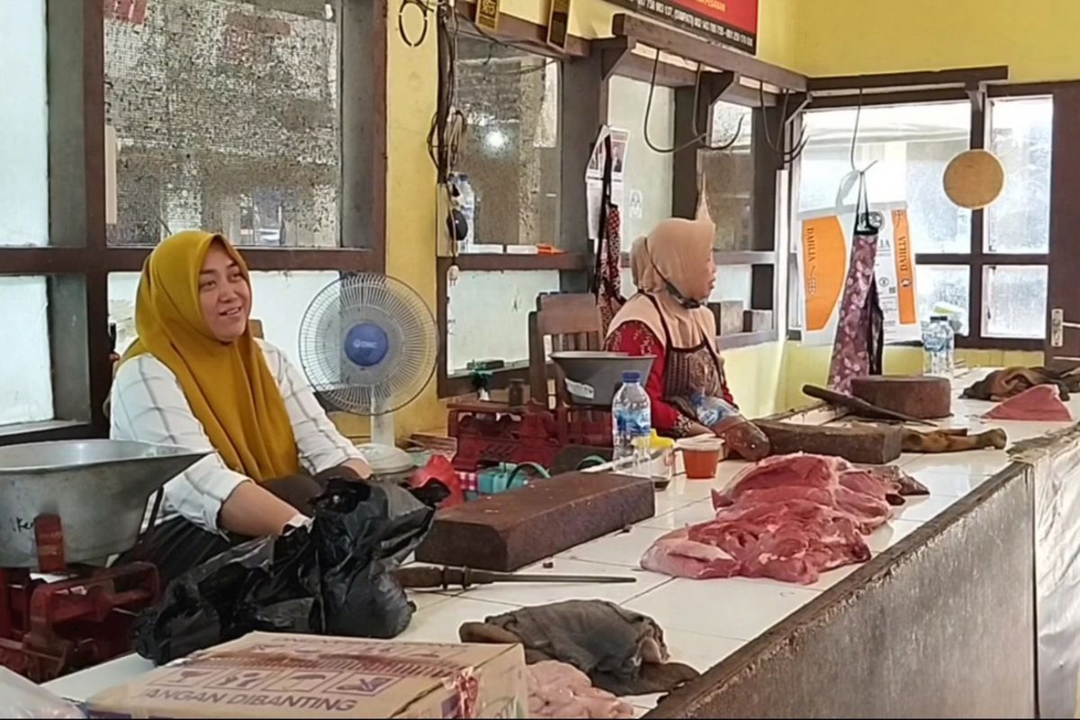 Dampak Wabah PMK, Penjualan Daging Sapi dan Bakso di Pacitan Turun Drastis