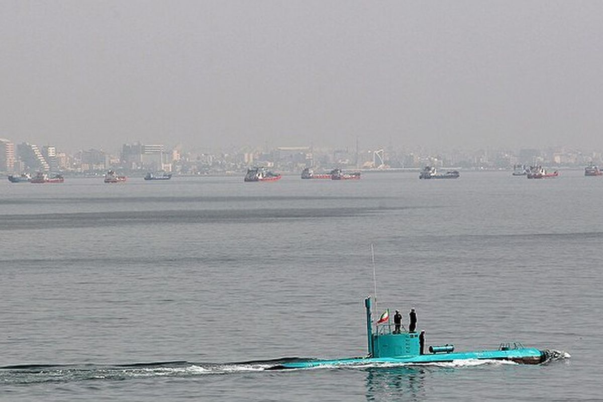 Negosiasi Buntu, Iran Kerahkan Kapal Selam Mini ke Selat Hormuz