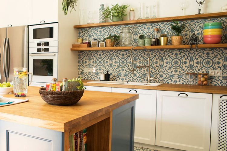 Tips Menata Rak Terbuka di Dapur Agar Menarik dan Tidak Berantakan