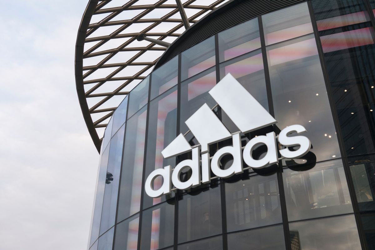 Merek Sepatu Adidas Berasal dari Negara Mana?