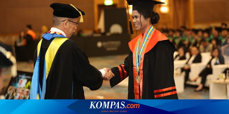 Wisuda 2024 Ukrida, Rektor: Kompetensi dan Karakter Jadi Modal Lulusan ...