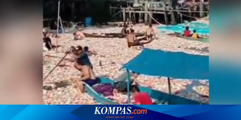 Kronologi Kapal Sembako Karam di Pelabuhan, Mi Instan Jadi Rebutan Warga