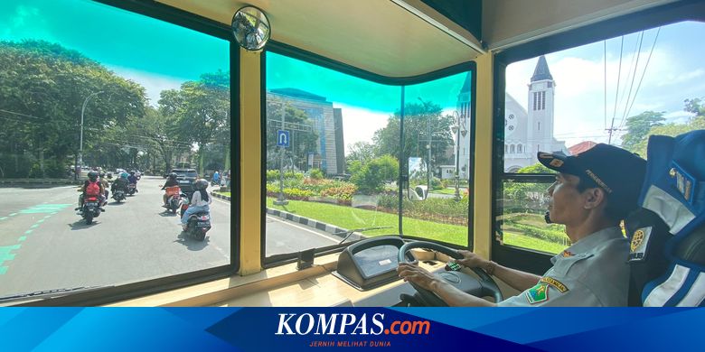 Serunya Naik Bus Macito, Lihat Landmark Kota Malang