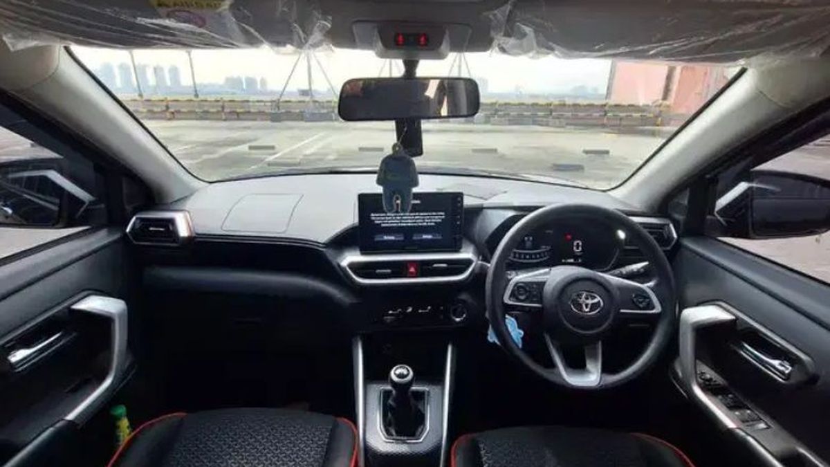 Cara Mudah Hubungkan Smartphone ke Head Unit Toyota Raize