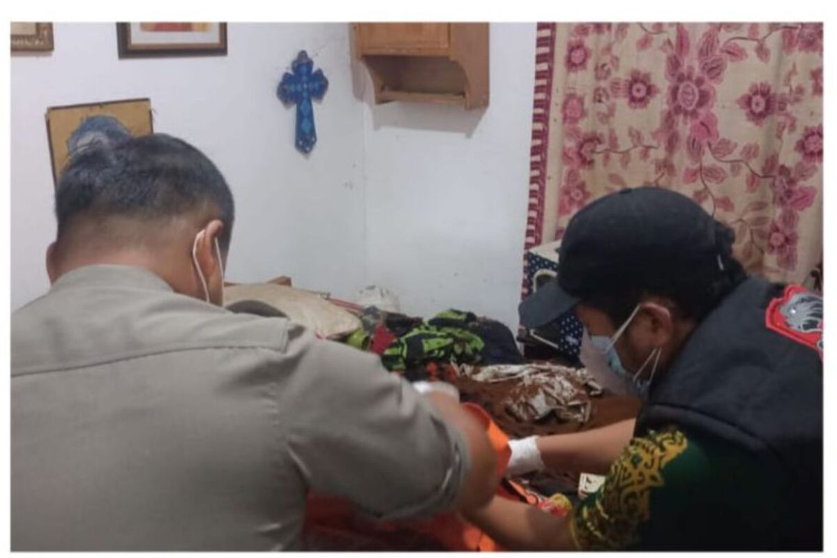 Kronologi Penemuan Pasangan Lansia Meninggal di Jonggol, Diduga Derita ... Kronologi Penemuan Pasangan Lansia Meninggal di Jonggol, Diduga Derita ...
