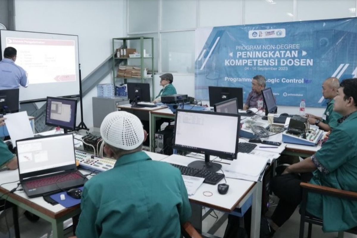 Tingkatkan Kompetensi Dosen Vokasi, Politeknik ATMI Gelar Pelatihan