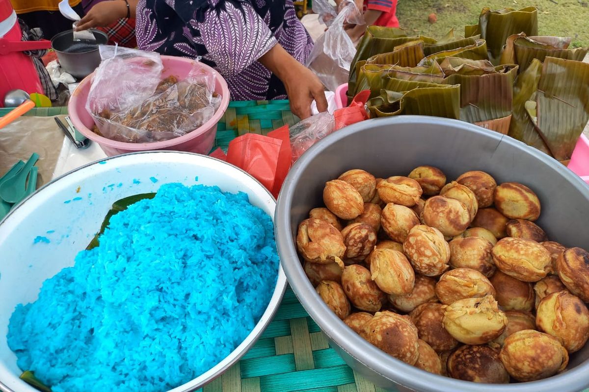 Kue Coro dan Ketan Biru, Takjil Khas Semarang yang Ramai Diburu Saat ...