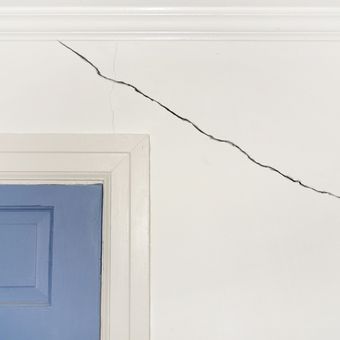 Bagian Rumah yang Perlu Diwaspadai Saat Terjadi Gempa dan Setelahnya