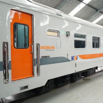 KAI Logistik Kirim 22 Kereta dari Jawa ke Sumatera