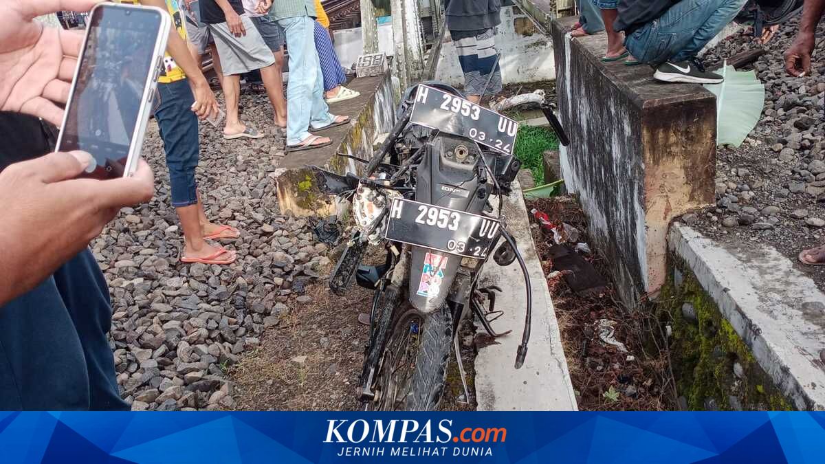 Lokomotif Ditabrak Sepeda Motor, Kereta Argo Sindoro Relasi Semarang ...