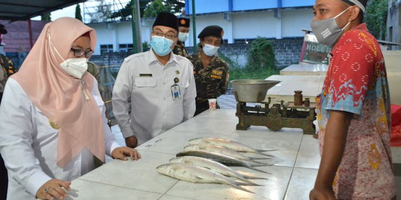 Berita Harian Tradisi Pasar Bandeng Terbaru Hari Ini - Kompas.com