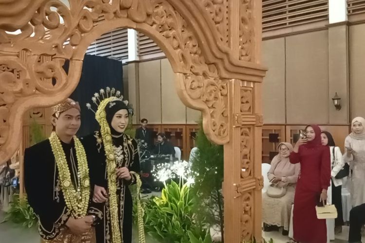 Resepsi Pernikahan Megawati Hangestri dan Dio di Jember Pakai Adat Jawa