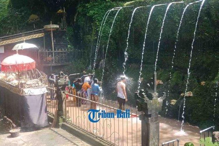 Foto : 5 Tempat Melukat di Bali, Bisa Wisata Spiritual Halaman 4