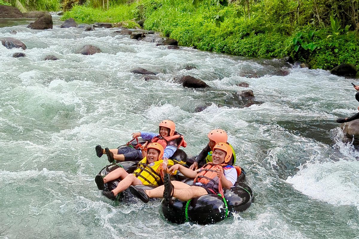Nyantai Asyik di Sendang Dalem River Tubing, Wisata Adrenalin Favorit ...