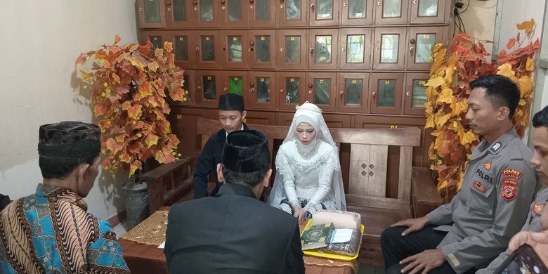 Berita Harian Tahanan Menikah Di Kantor Polisi Terbaru Hari Ini - Kompas.com