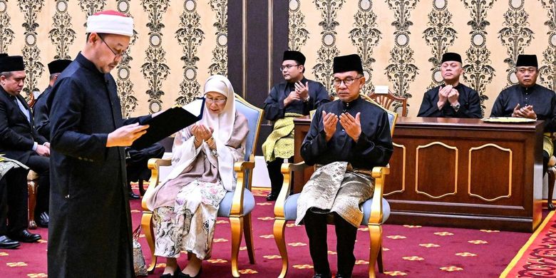 Saat Jokowi Telepon Anwar Ibrahim, Ucapkan Selamat dan Sampaikan Harapannya kepada Malaysia ...