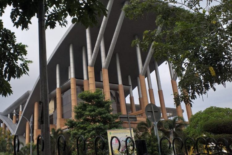 PLN Putus Aliran Listrik Puswil Soeman HS Pekanbaru karena Menunggak