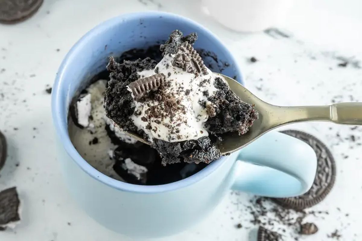 Cara Membuat Oreo Mug Cake Lembut, Hanya 2 Bahan dalam 5 Menit Halaman ...