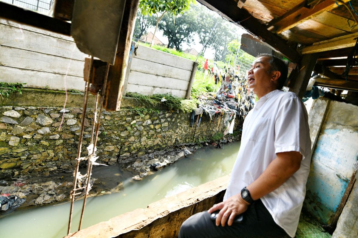 Tinjau Banjir Arjuna Kota Bandung, Bey Soroti Buruknya Bangunan Bantaran Sungai