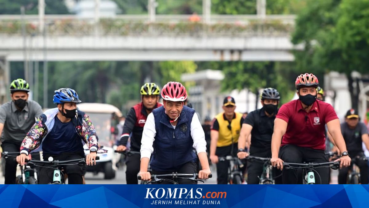 Momen Jokowi Bersepeda di CFD Jakarta, Bikin Warga Kaget