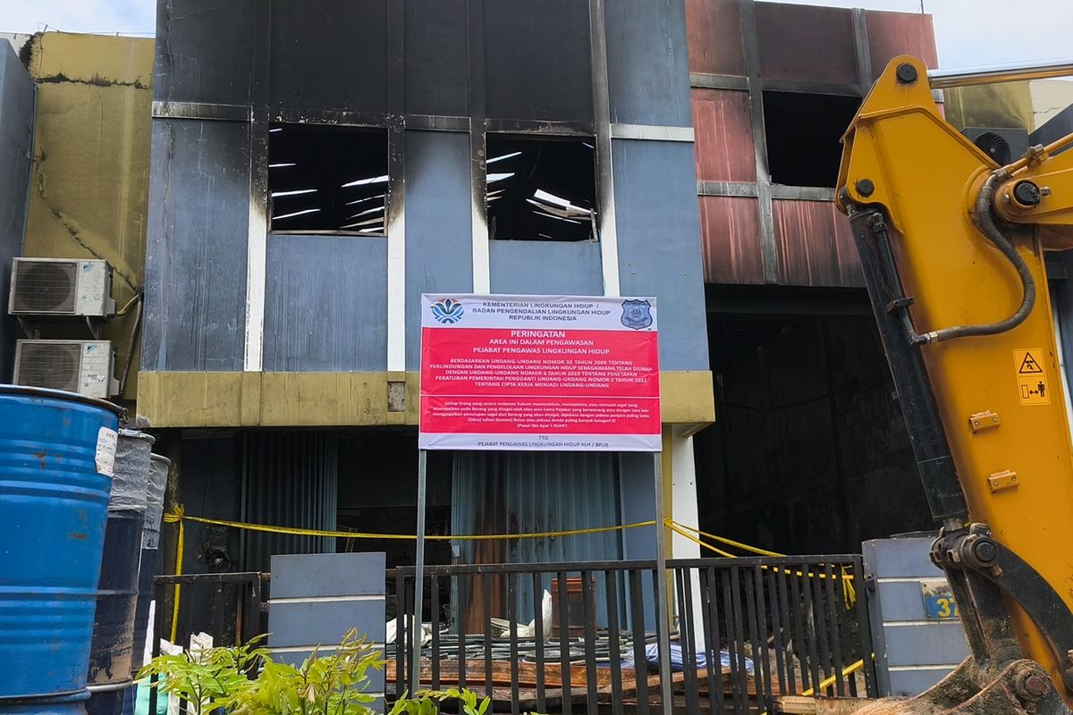 KLH Segel Gudang Pestisida yang Cemari Sungai Cisadane