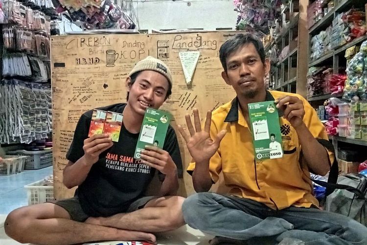 Foto : Kisah Penjual Balon Keliling Jadi Caleg, Jadi Kuli Angkut Kelapa ... Foto : Kisah Penjual Balon Keliling Jadi Caleg, Jadi Kuli Angkut Kelapa ...