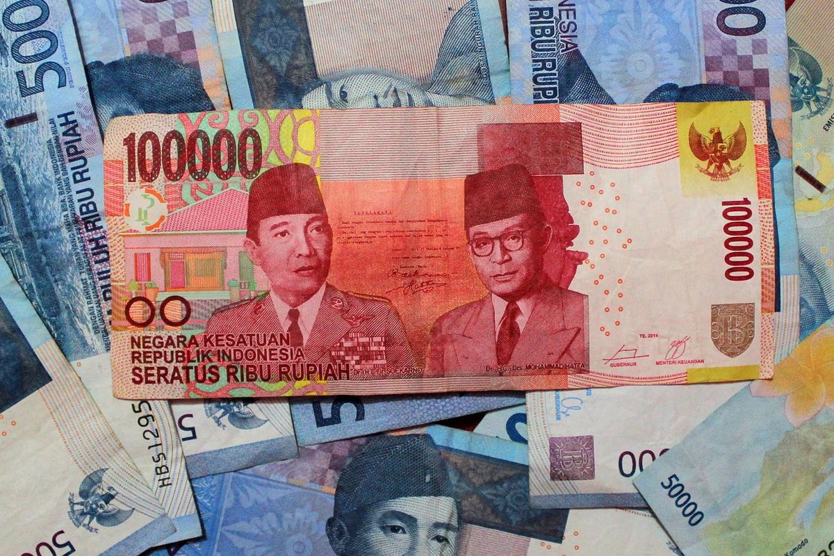 Nilai Tukar Rupiah Melemah, Simak Kurs USD-IDR di 5 Bank Besar Hari Ini