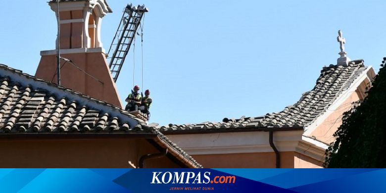 Atap Gereja Bersejarah di Italia Runtuh