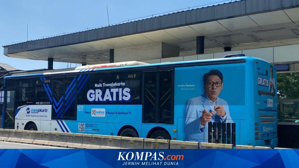 Naik Bus Transjakarta Kini Bisa Sistem Kredit