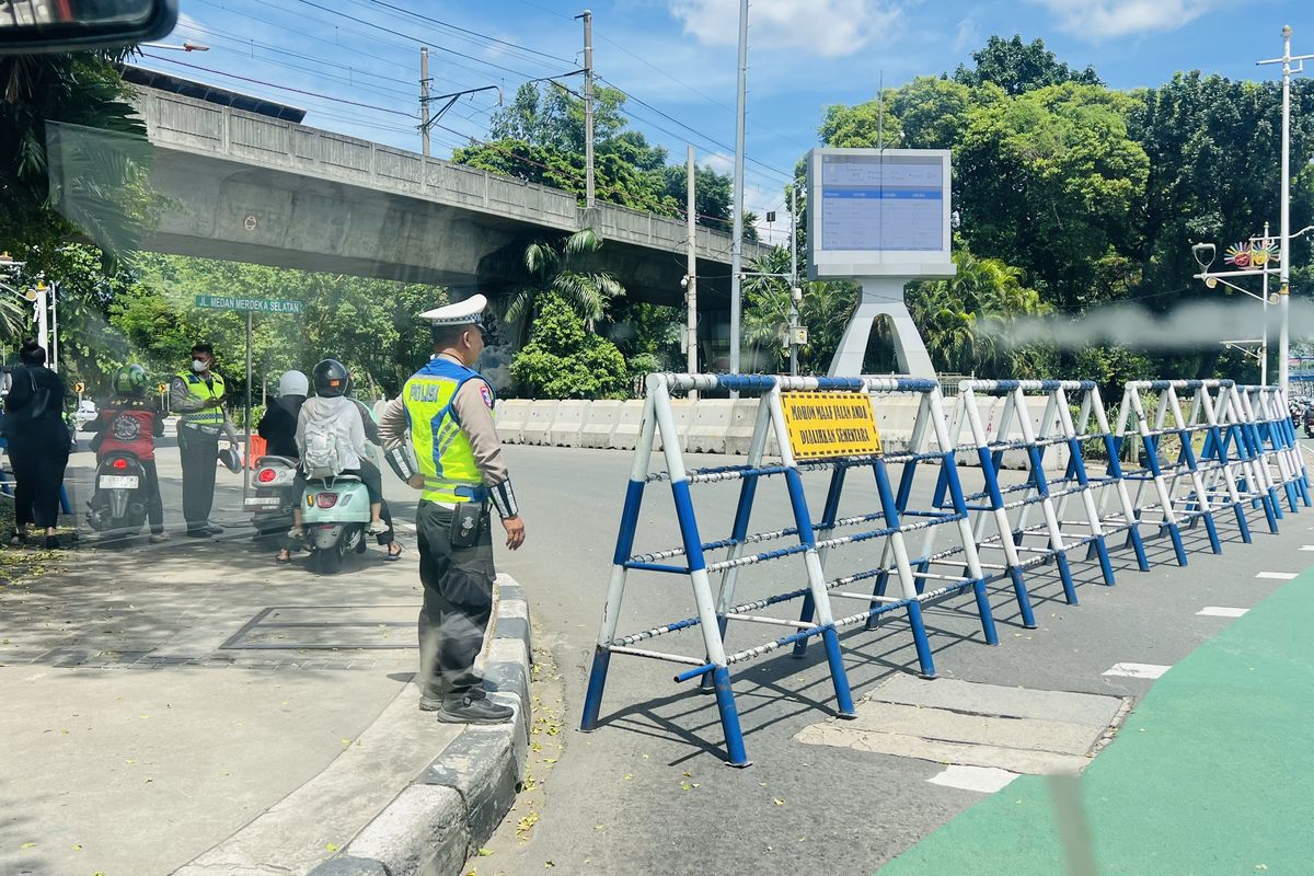 Ada Demo, Akses Jalan Medan Merdeka Selatan ke Balai Kota Ditutup