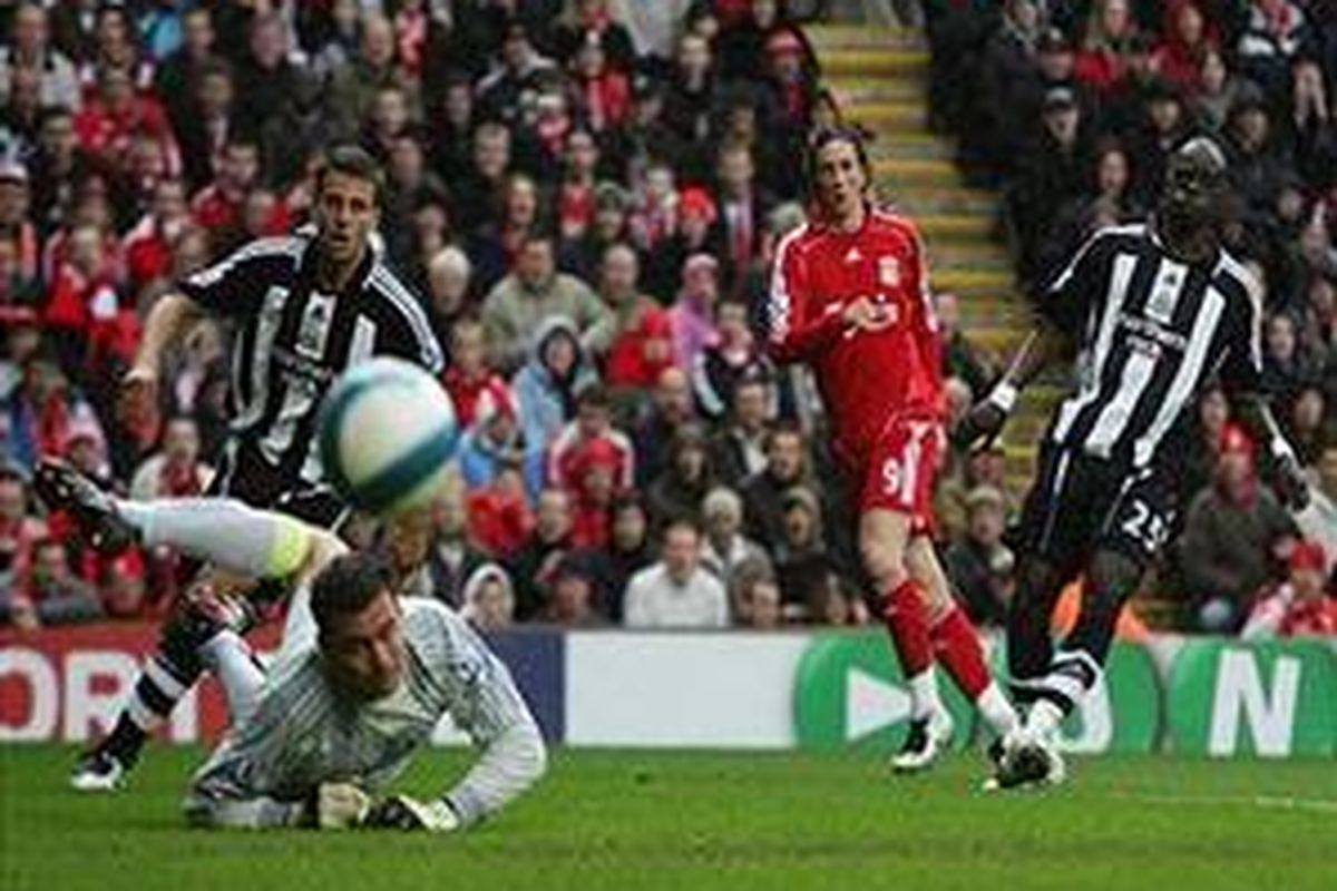 Gerrard-Torres Mantapkan Liverpool di Zona Champions