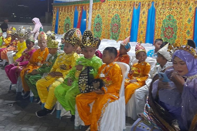 276 Anak Gorontalo Ikuti Tradisi Momeati dan Moluna, Janji Kesucian ...