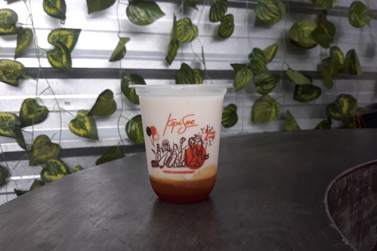 Mencoba Kopi Rasa Kekinian, Es Teh Kopi dan Es Klepon Kopi