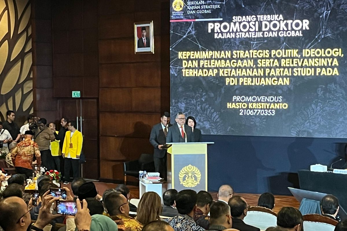 Hasto Kristiyanto PDI-P Raih Gelar Doktor dari UI, IPK-nya 3,93