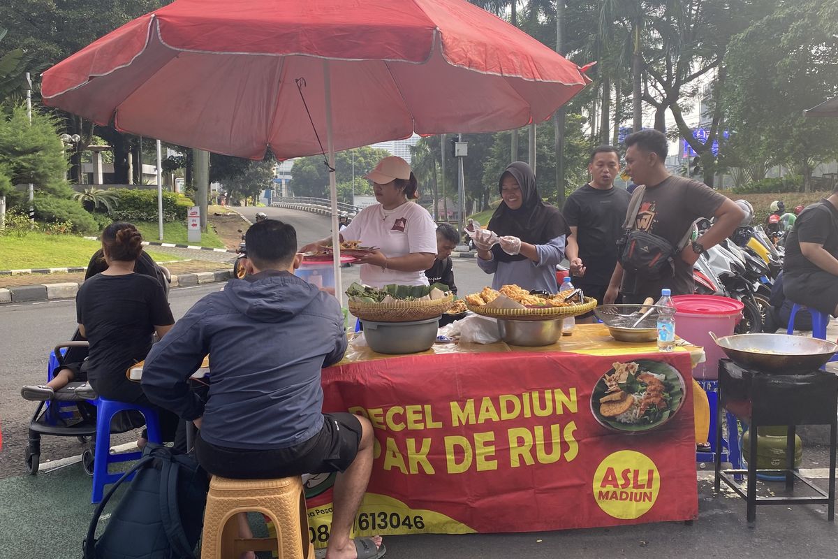 Pecel Madiun Jadi Salah Satu Kuliner Primadona di CFD Sudirman-Thamrin