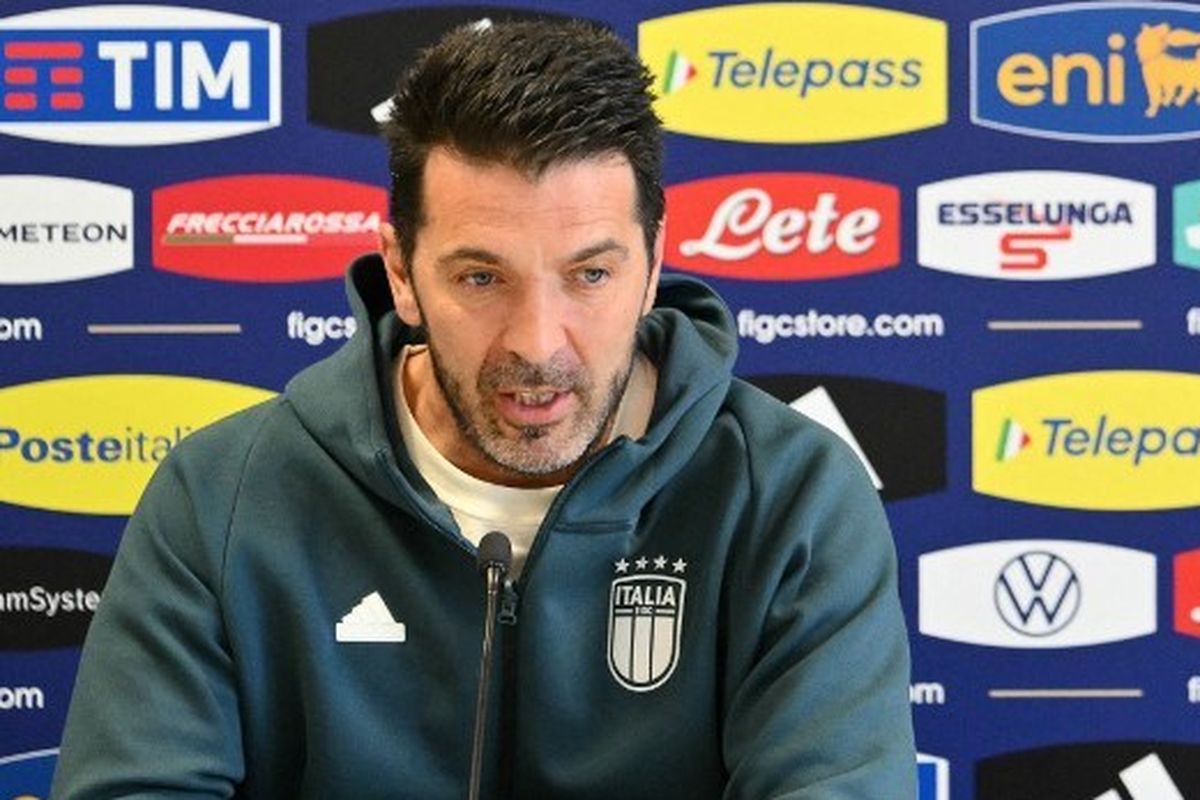 Buffon Bedah Kemunduran Timnas Italia: Kami Bayar Kesalahan 20 Tahun Lalu