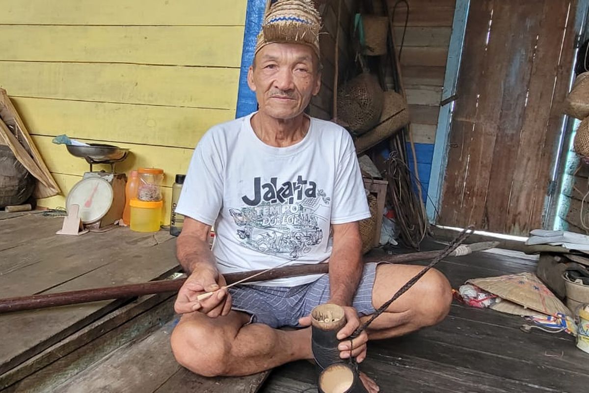 Telinga Panjang dan Tato Adat, Sebuah Tradisi Dayak Oma Lung yang ...