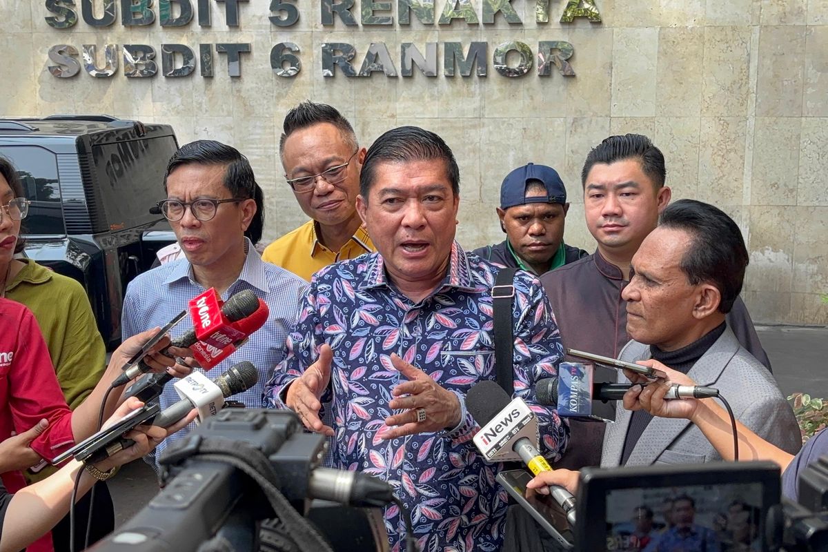 Relawan Diperiksa Kasus Tudingan Ijazah Palsu Jokowi, Dicecar soal Roy Suryo