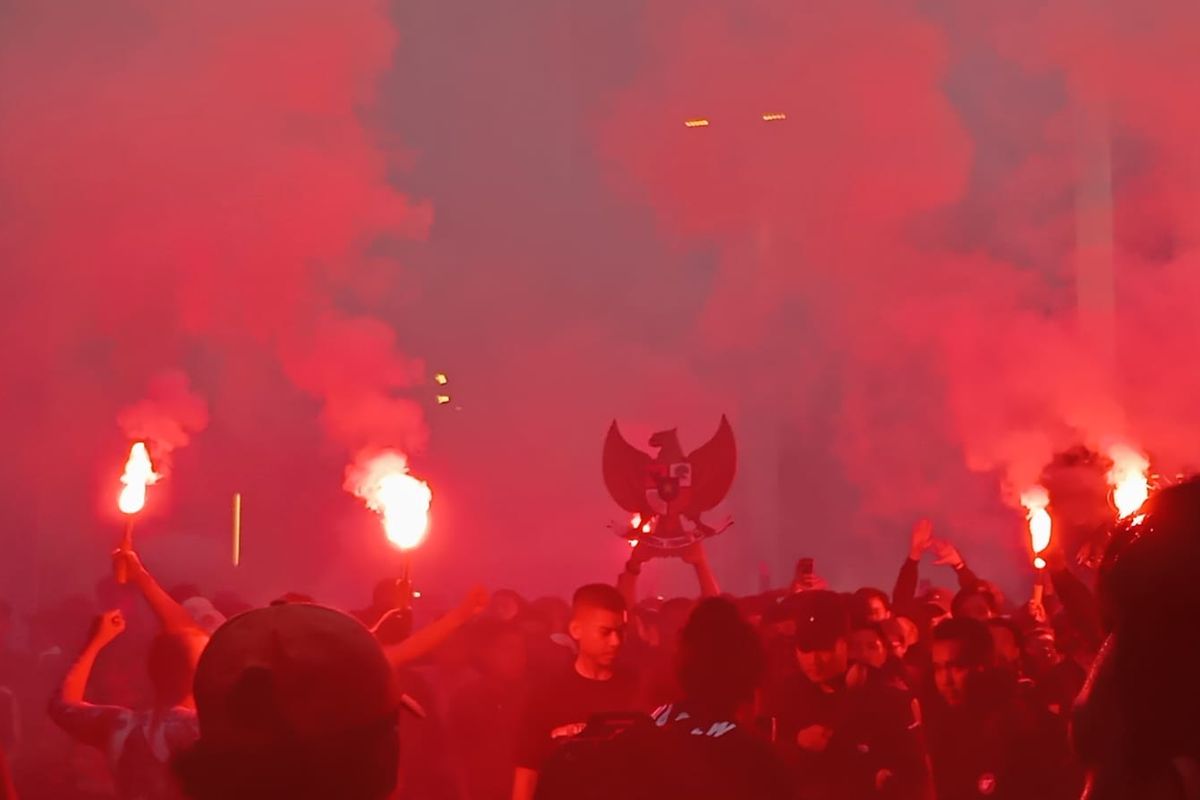 Kehebohan Ultras Garuda Dukung Timnas Indonesia Lawan Australia ...