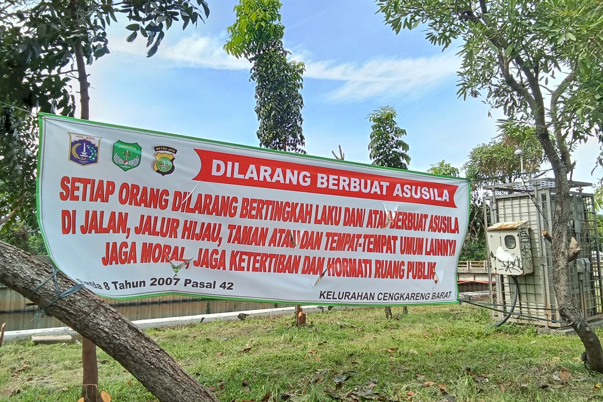 Taman Daan Mogot Kini Dipasangi Spanduk Larangan Mesum
