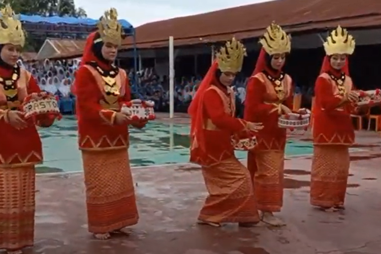 8 Seni Tari Tradisional Sumatera Utara
