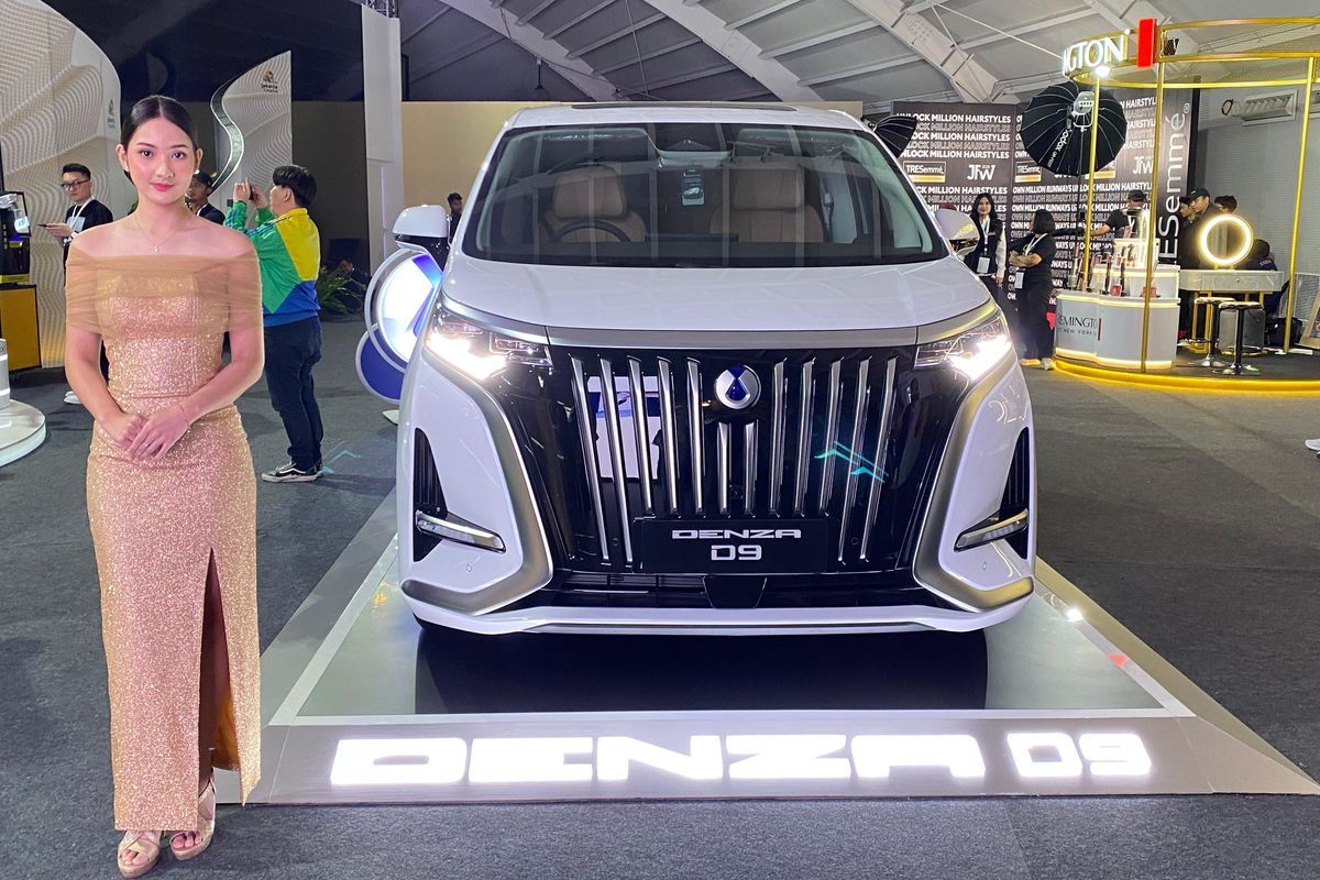 Denza Padukan Dunia Mode dengan Mobil Listrik Premium